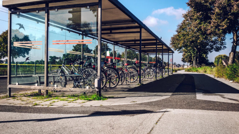 L'importance des abris vélo sécurisés pour encourager le transport ...
